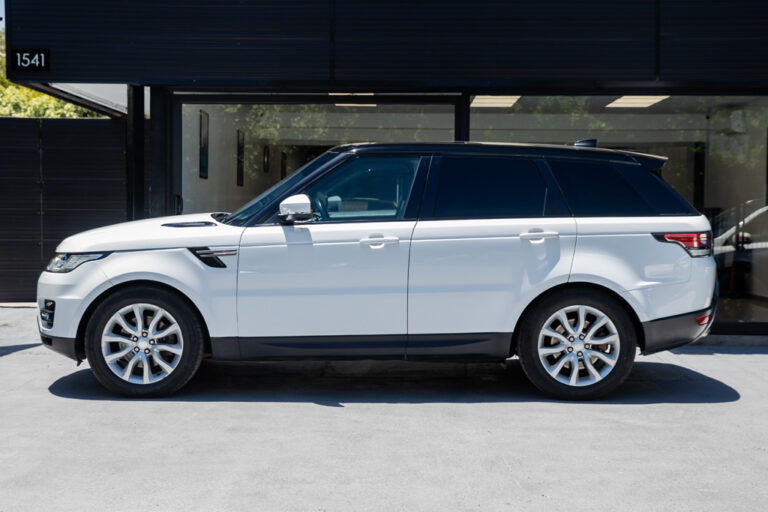 Land Rover Range Rover Sport SE - Quantum Gallery